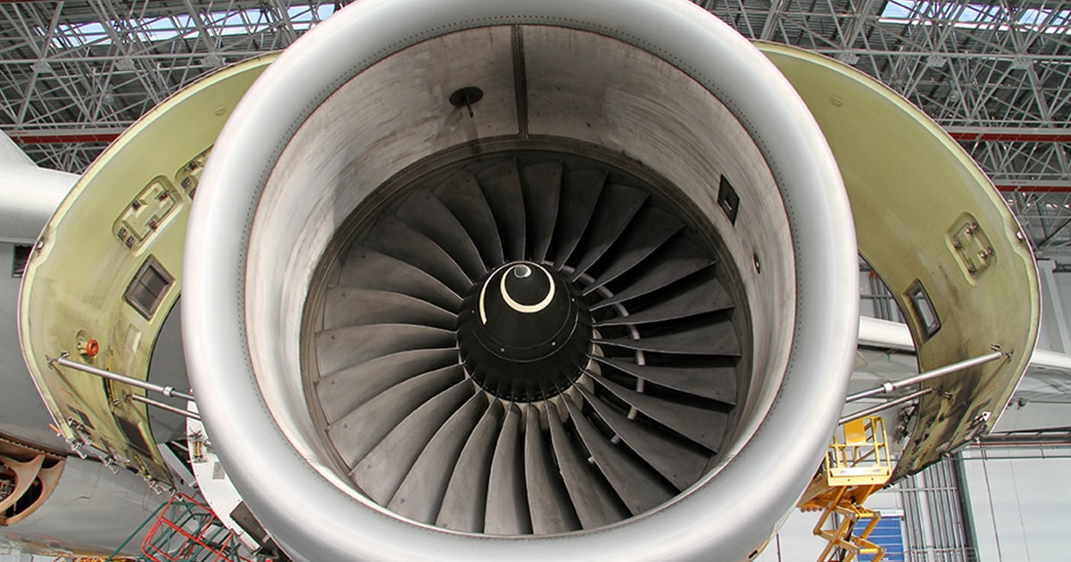 Mobil Jet Oil 387 Approved for use in Rolls-Royce | ExxonMobil Aviation
