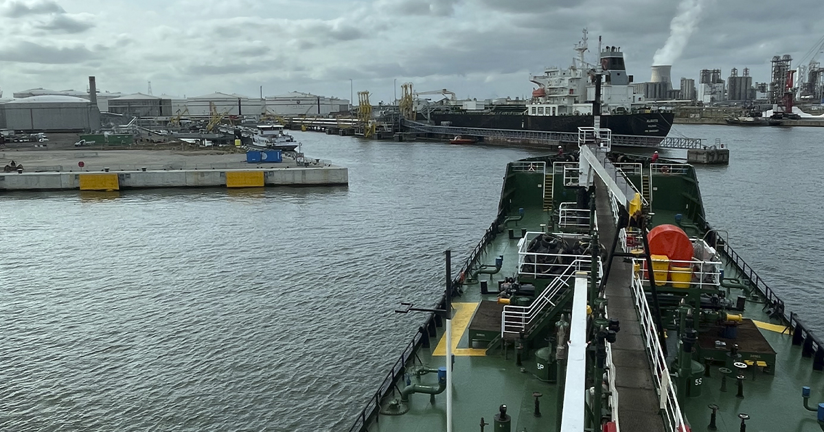 ExxonMobil successfully supplies Hapag-Lloyd with B25 bio marine fuel ...